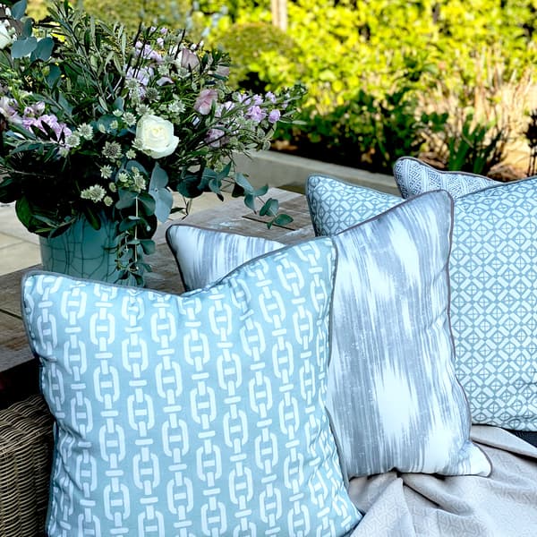 Outdoor white pillows store